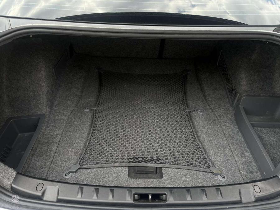 Grey BMW 320 2011 in Kaunas, with an engine capacity of 2.00 L and mileage of 278 thousand km for 5900 €, photo 26 on AUTOMOTO.COM.LV