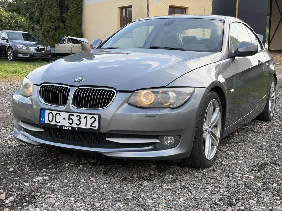 Pelēks BMW 320 2011 Ukmergė, ar dzinēja tilpumu 2.00 L un nobraukumu 245 tūkst. km par 2900 €, foto 4 vietnē AUTOMOTO.COM.LV