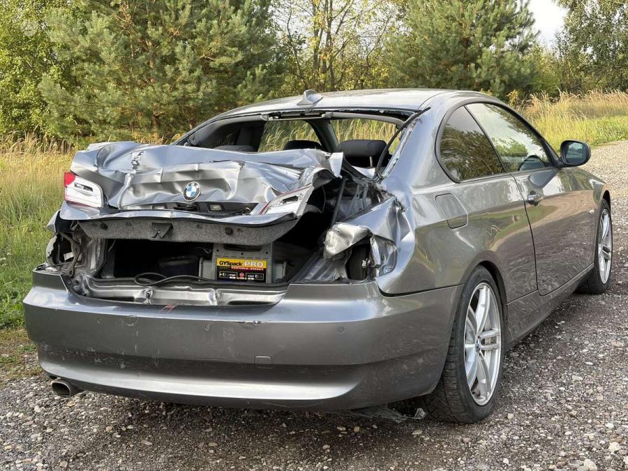 Pelēks BMW 320 2011 Ukmergė, ar dzinēja tilpumu 2.00 L un nobraukumu 245 tūkst. km par 2900 €, foto 7 vietnē AUTOMOTO.COM.LV