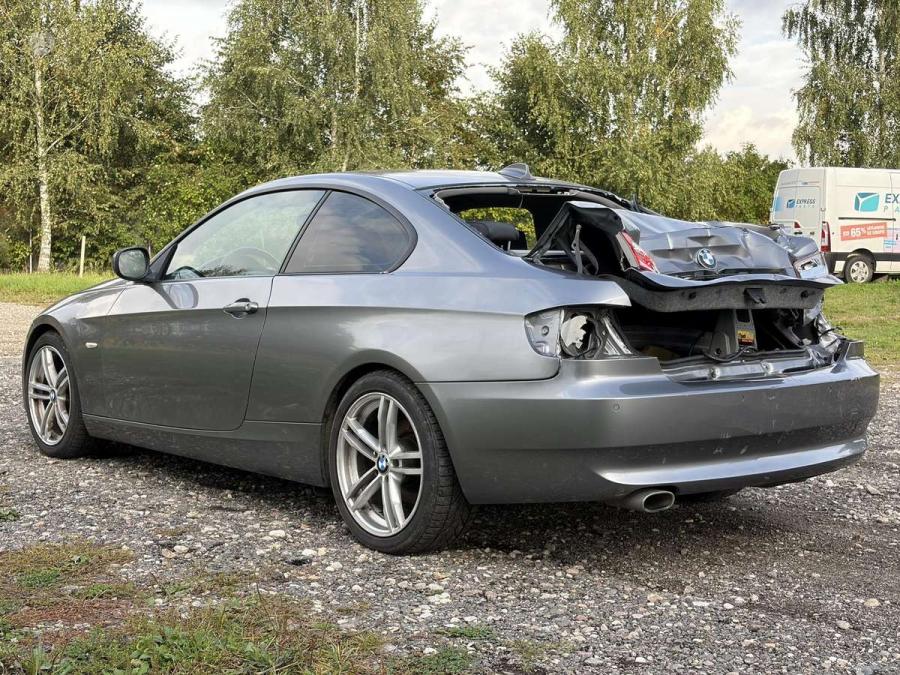 Pelēks BMW 320 2011 Ukmergė, ar dzinēja tilpumu 2.00 L un nobraukumu 245 tūkst. km par 2900 €, foto 8 vietnē AUTOMOTO.COM.LV