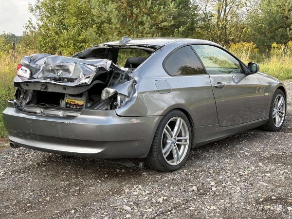 Pelēks BMW 320 2011 Ukmergė, ar dzinēja tilpumu 2.00 L un nobraukumu 245 tūkst. km par 2900 €, foto 6 vietnē AUTOMOTO.COM.LV