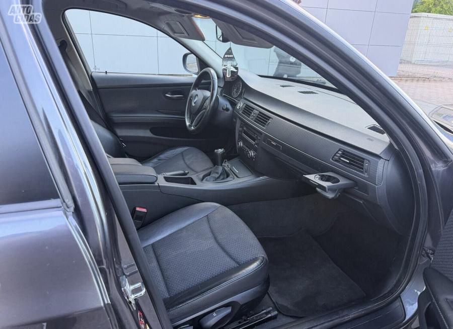 Grey BMW 320 2007 in Vilnius, with an engine capacity of 2.00 L and mileage of 318 thousand km for 1990 €, photo 10 on AUTOMOTO.COM.LV