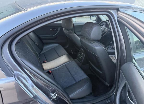 Grey BMW 320 2007 in Vilnius, with an engine capacity of 2.00 L and mileage of 318 thousand km for 1990 €, photo 10 on AUTOMOTO.COM.LV