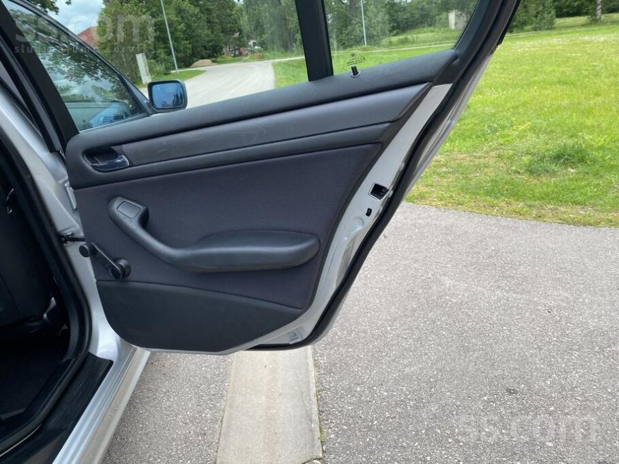 Pelēks BMW 320 2002 Ludza, ar dzinēja tilpumu 1.90 L un nobraukumu 204 tūkst. km par 2900 €, foto 18 vietnē AUTOMOTO.COM.LV