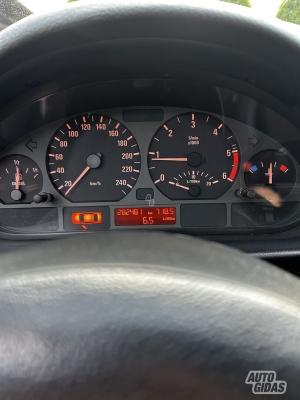 Pelēks BMW 320 2003 Panevēža, ar dzinēja tilpumu 2.00 L un nobraukumu 282 tūkst. km par 1390 €, foto 18 vietnē AUTOMOTO.COM.LV