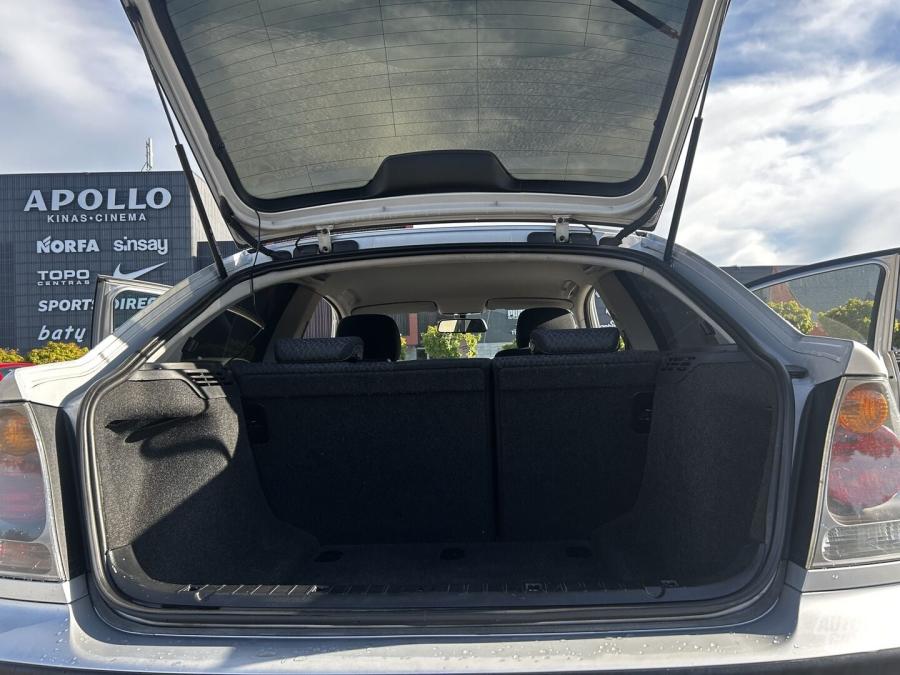 Pelēks BMW 320 2003 Panevēža, ar dzinēja tilpumu 2.00 L un nobraukumu 282 tūkst. km par 1390 €, foto 21 vietnē AUTOMOTO.COM.LV