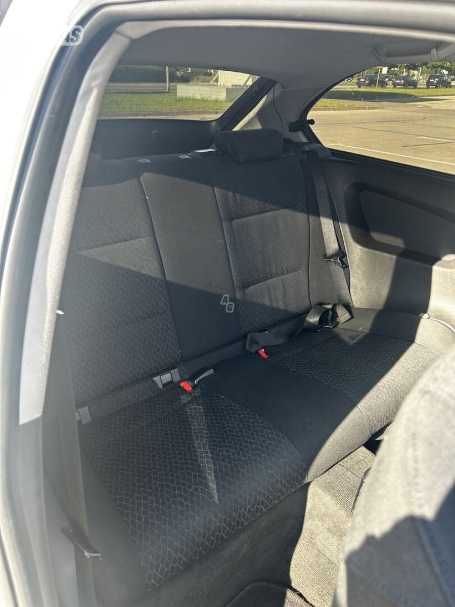 Pelēks BMW 320 2003 Panevēža, ar dzinēja tilpumu 2.00 L un nobraukumu 282 tūkst. km par 1390 €, foto 22 vietnē AUTOMOTO.COM.LV