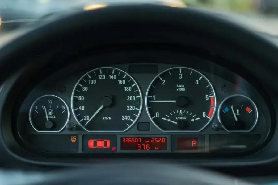 Серый БМВ 320 2003 в Лиепая, объемом двигателя 2.00 л и пробегом 335 тыс. км за 2950 €, фото 18 на AUTOMOTO.COM.LV