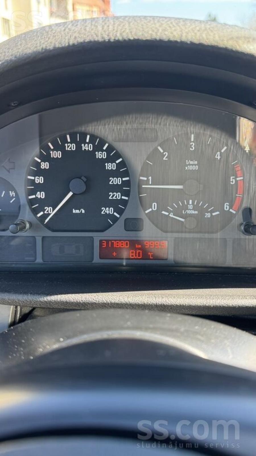 Pelēks BMW 320 2004 Rīga, ar dzinēja tilpumu 2.00 L un nobraukumu 320 tūkst. km par 1800 €, foto 8 vietnē AUTOMOTO.COM.LV