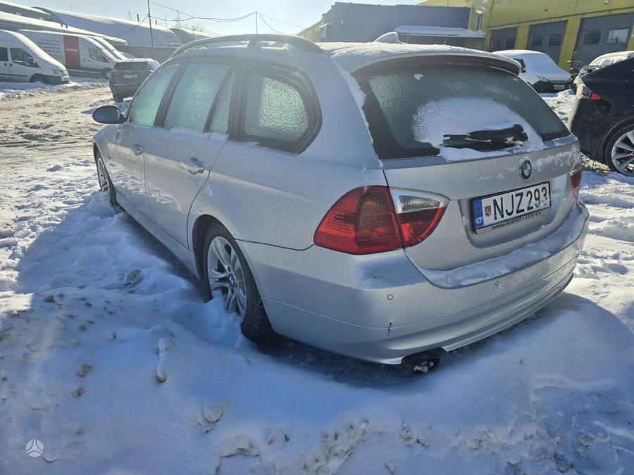 Grey BMW 320 2007 in Kaunas, with an engine capacity of 2.00 L and mileage of 340 thousand km for 3800 €, photo 4 on AUTOMOTO.COM.LV