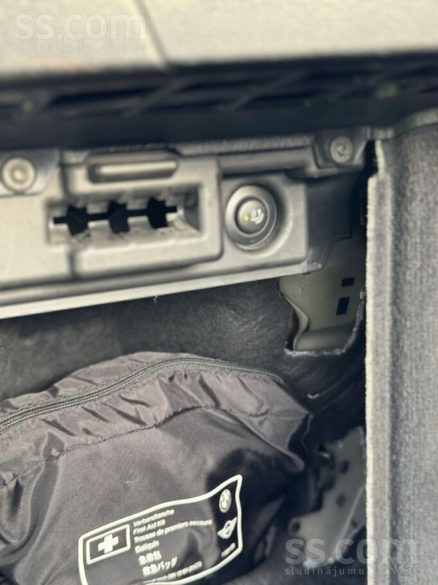 Grey BMW 320 2013 in Bauska, with an engine capacity of 2.00 L and mileage of 285 thousand km for 9400 €, photo 12 on AUTOMOTO.COM.LV