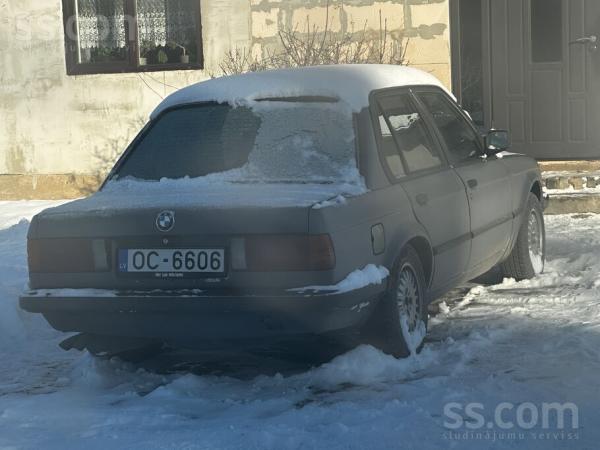 Grey BMW 320 1986 in Jelgava, with an engine capacity of 2.40 L and mileage of 284 thousand km for 3250 €, photo 4 on AUTOMOTO.COM.LV