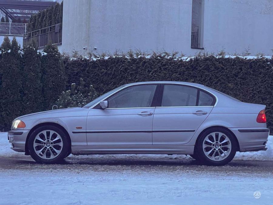 Grey BMW 320 1999 in Vilnius, with an engine capacity of 1.99 L and mileage of 332 thousand km for 1850 €, photo 3 on AUTOMOTO.COM.LV