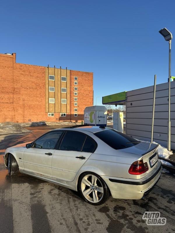 Pelēks BMW 320 1999 Šauļi, ar dzinēja tilpumu 2.00 L un nobraukumu 412 tūkst. km par 950 €, foto 2 vietnē AUTOMOTO.COM.LV