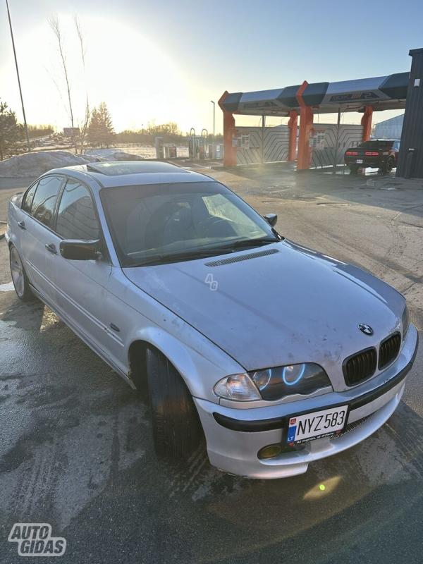 Pelēks BMW 320 1999 Šauļi, ar dzinēja tilpumu 2.00 L un nobraukumu 412 tūkst. km par 950 €, foto 4 vietnē AUTOMOTO.COM.LV