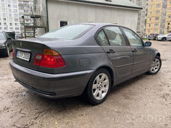 Pelēks BMW 320 1999 Rīga, ar dzinēja tilpumu 2.00 L un nobraukumu 277 tūkst. km par 1999 €, foto 3 vietnē AUTOMOTO.COM.LV