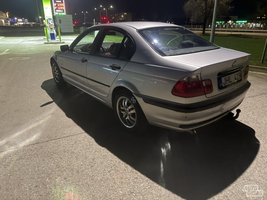 Grey BMW 320 2000 in Radviliskis, with an engine capacity of 2.00 L and mileage of 371 thousand km for 1000 €, photo 3 on AUTOMOTO.COM.LV