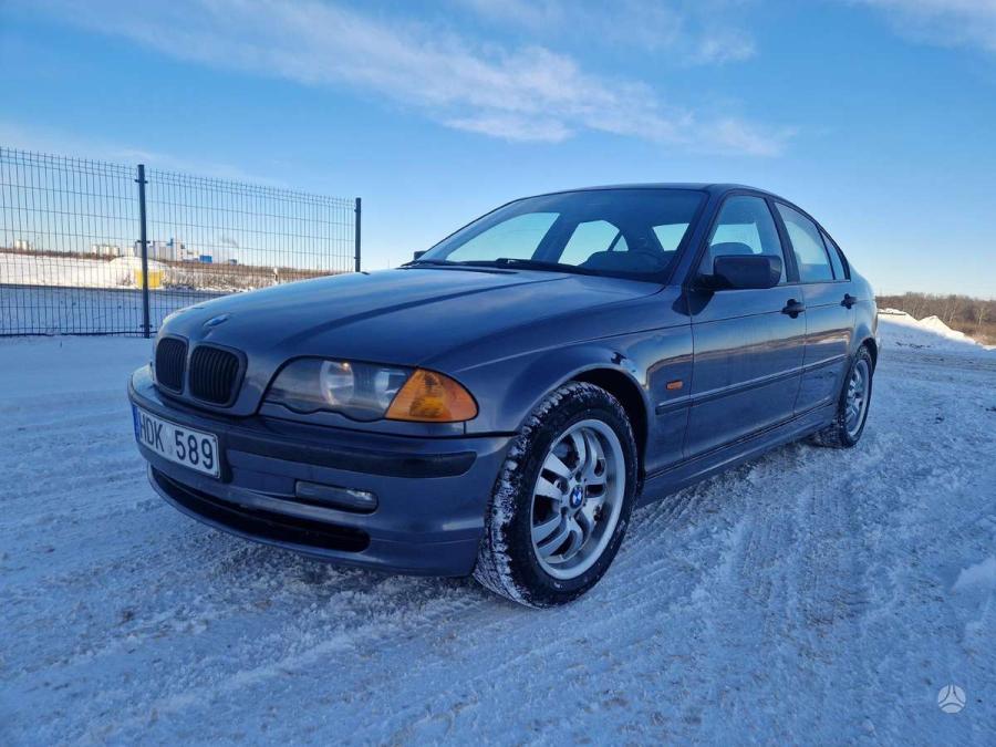 Pelēks BMW 320 2000 Klaipėda, ar dzinēja tilpumu 2.00 L un nobraukumu 270 tūkst. km par 1100 €, foto 1 vietnē AUTOMOTO.COM.LV