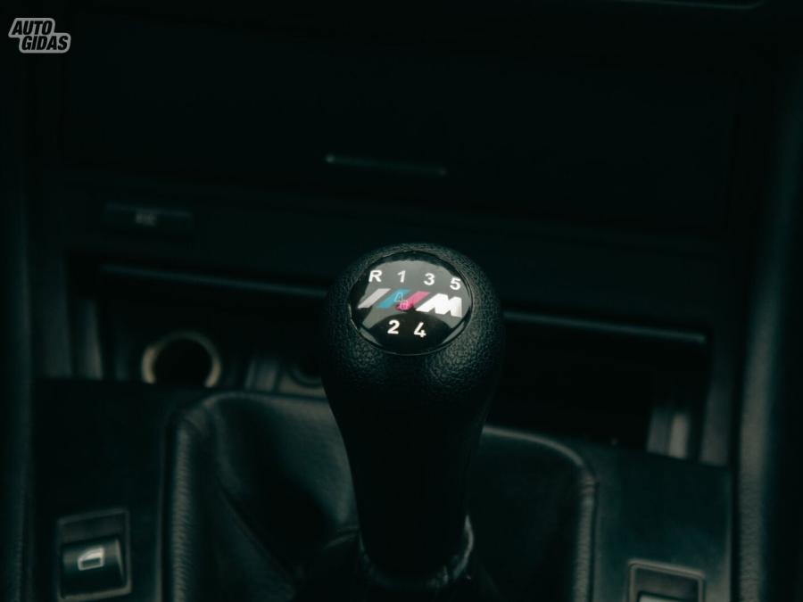 Grey BMW 320 2000 in Kaunas, with an engine capacity of 2.00 L and mileage of 365 thousand km for 1300 €, photo 21 on AUTOMOTO.COM.LV