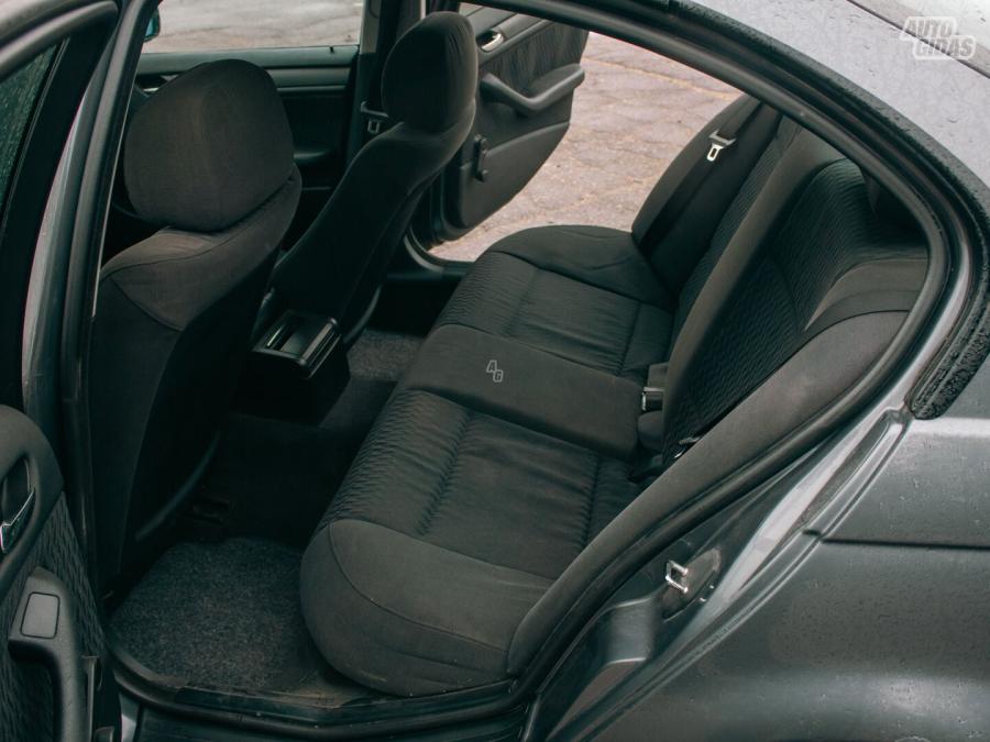 Grey BMW 320 2000 in Kaunas, with an engine capacity of 2.00 L and mileage of 365 thousand km for 1300 €, photo 24 on AUTOMOTO.COM.LV