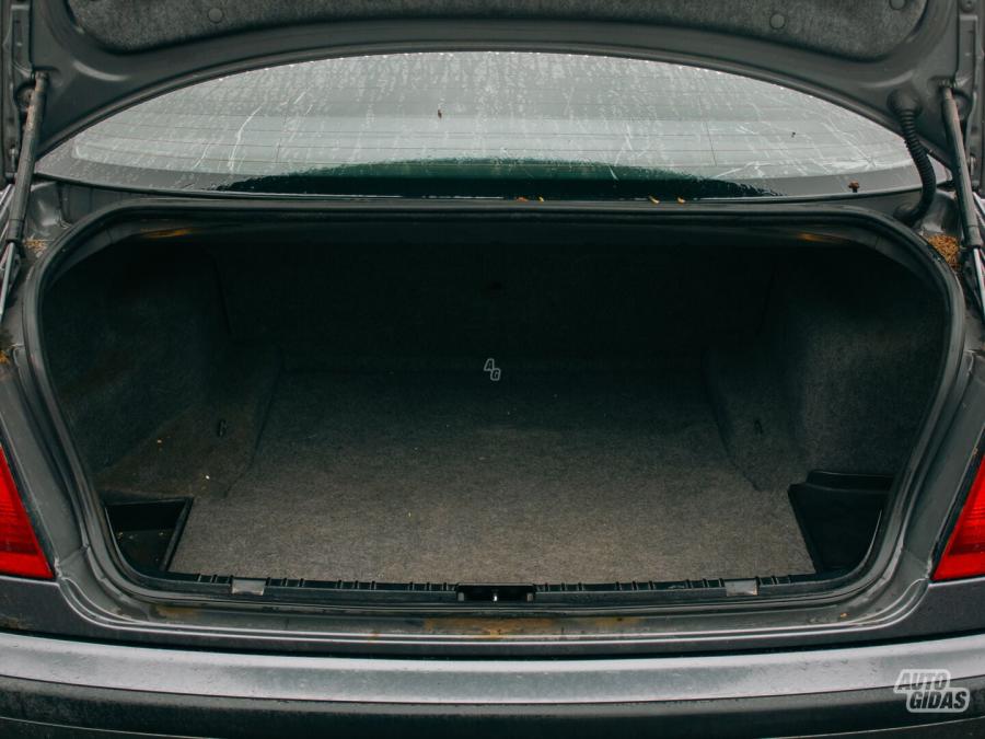 Grey BMW 320 2000 in Kaunas, with an engine capacity of 2.00 L and mileage of 365 thousand km for 1300 €, photo 27 on AUTOMOTO.COM.LV