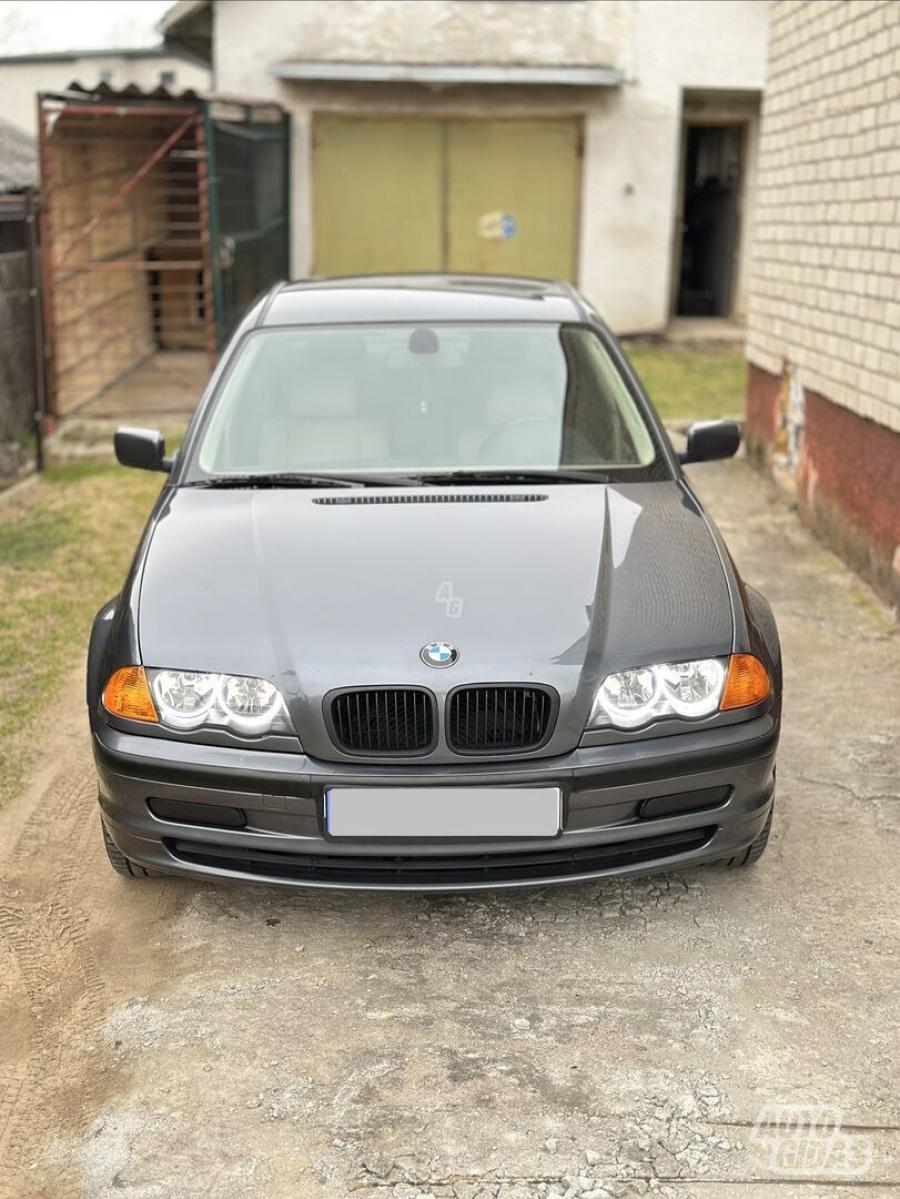 Grey BMW 320 2000 in Klaipeda, with an engine capacity of 2.00 L and mileage of 314 thousand km for 1500 €, photo 1 on AUTOMOTO.COM.LV