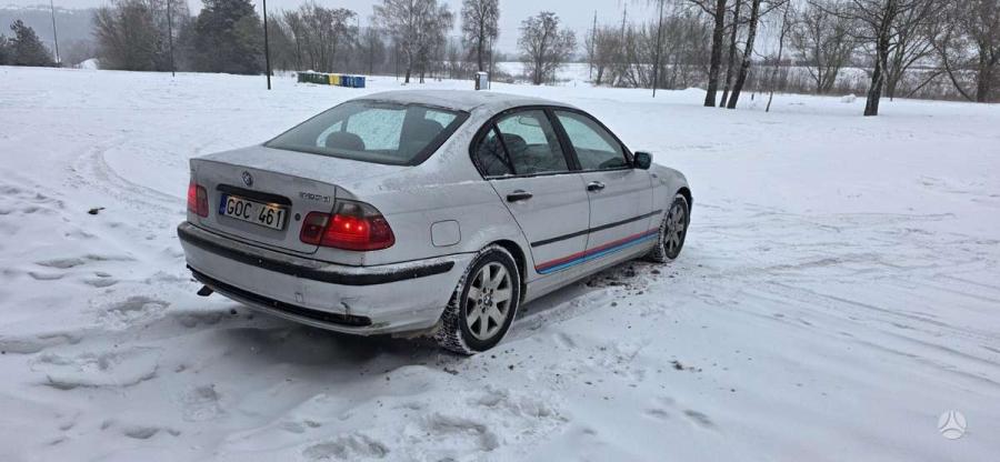 Pelēks BMW 320 2001 Kauņa, ar dzinēja tilpumu 2.00 L un nobraukumu 375 tūkst. km par 1350 €, foto 3 vietnē AUTOMOTO.COM.LV
