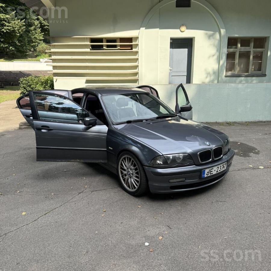 Pelēks BMW 320 2001 Rīga, ar dzinēja tilpumu 2.00 L un nobraukumu 369 tūkst. km par 1500 €, foto 1 vietnē AUTOMOTO.COM.LV