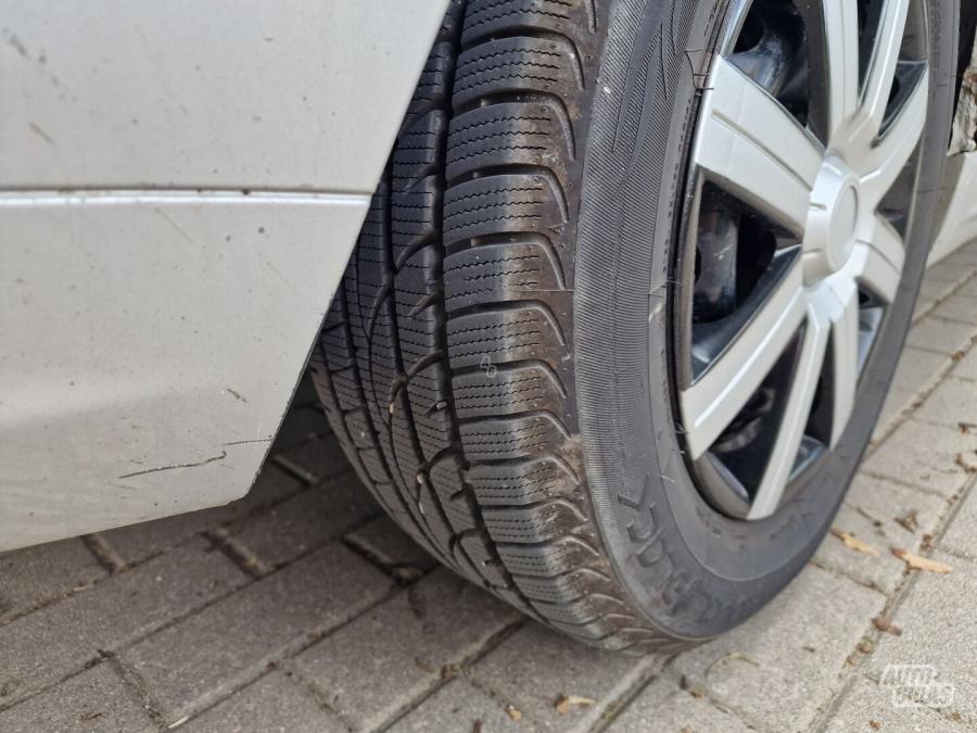 Grey BMW 320 2001 in Ukmerge, with an engine capacity of 2.00 L and mileage of 380 thousand km for 750 €, photo 6 on AUTOMOTO.COM.LV