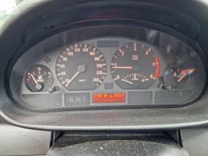 Grey BMW 320 2001 in Ukmerge, with an engine capacity of 2.00 L and mileage of 380 thousand km for 750 €, photo 9 on AUTOMOTO.COM.LV