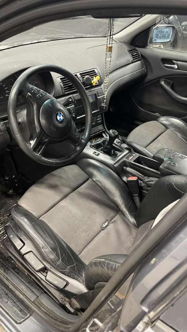 Pelēks BMW 320 2003 Viļņa, ar dzinēja tilpumu 2.00 L un nobraukumu 365 tūkst. km par 800 €, foto 8 vietnē AUTOMOTO.COM.LV
