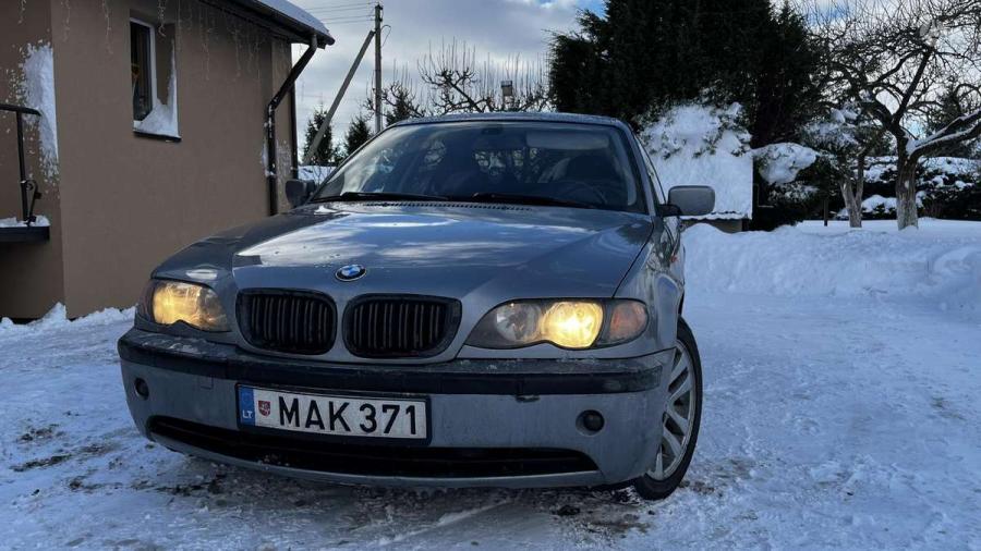 Grey BMW 320 2003 in Klaipeda, with an engine capacity of 2.00 L and mileage of 383 thousand km for 2200 €, photo 1 on AUTOMOTO.COM.LV