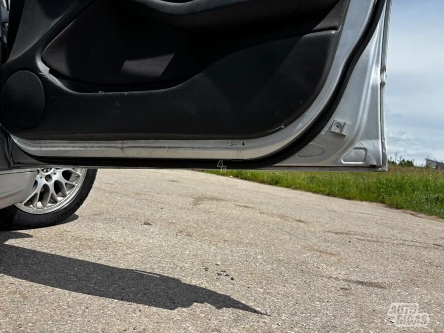 Pelēks BMW 320 2003 Viļņa, ar dzinēja tilpumu 2.00 L un nobraukumu 262 tūkst. km par 1500 €, foto 7 vietnē AUTOMOTO.COM.LV