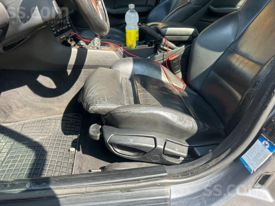 Grey BMW 320 2003 in Daugavpils, with an engine capacity of 2.00 L and mileage of 354 thousand km for 2500 €, photo 10 on AUTOMOTO.COM.LV