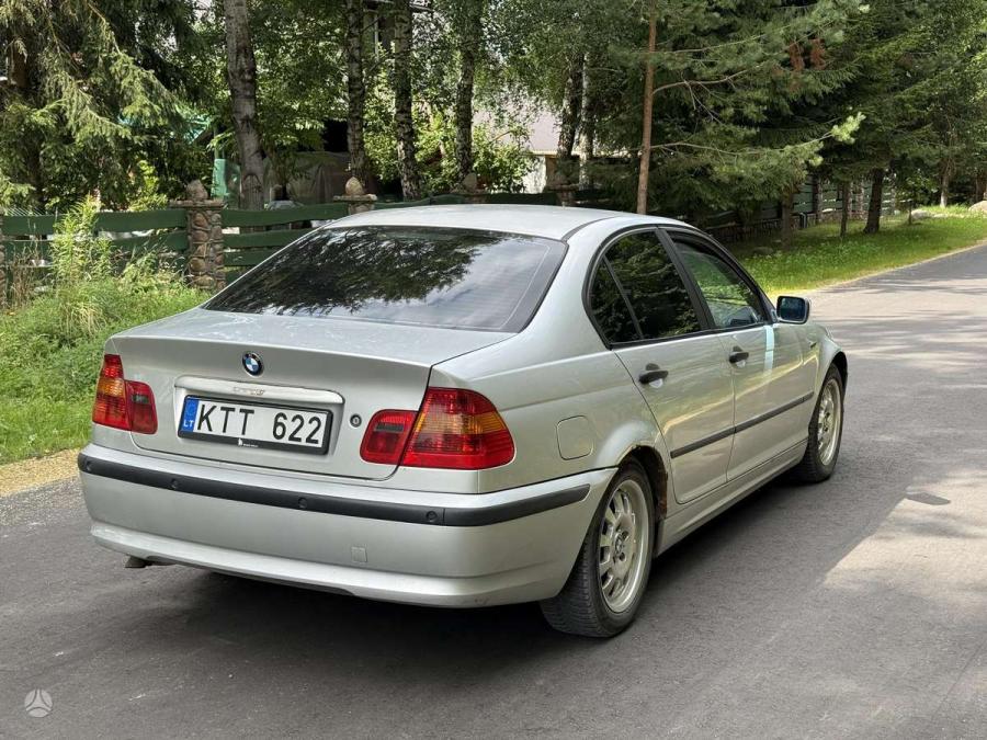 Grey BMW 320 2003 in Vilnius, with an engine capacity of 2.00 L and mileage of 382 thousand km for 1000 €, photo 6 on AUTOMOTO.COM.LV