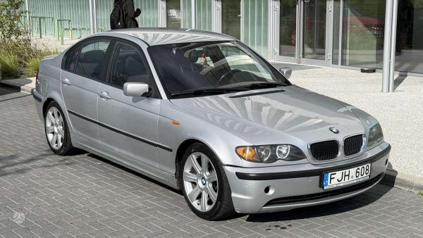 BMW 320 2003 in Vilnius on AUTOMOTO.COM.LV Grey BMW 320 2003 in Vilnius, with an engine capacity of 2.00 L and mileage of 260 thousand km for 2150 β¬, photo 1 on AUTOMOTO.COM.LV