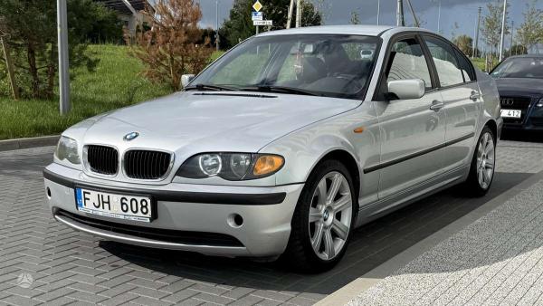 BMW 320 2003 in Vilnius on AUTOMOTO.COM.LV Grey BMW 320 2003 in Vilnius, with an engine capacity of 2.00 L and mileage of 260 thousand km for 2150 β¬, photo 6 on AUTOMOTO.COM.LV