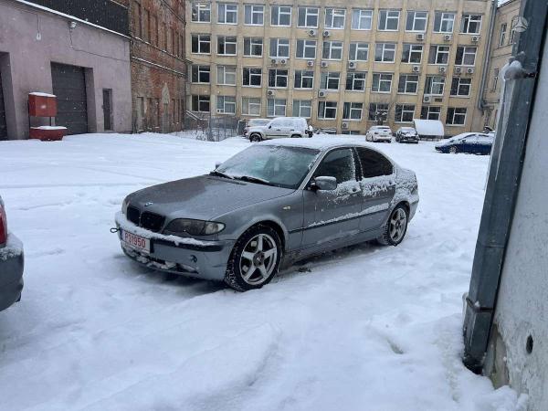 Grey BMW 320 2004 in Kaunas, with an engine capacity of 0.00 L and mileage of 430 thousand km for 1350 €, photo 1 on AUTOMOTO.COM.LV