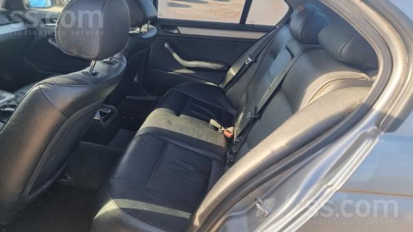 Pelēks BMW 320 2004 Cēsis, ar dzinēja tilpumu 2.00 L un nobraukumu 370 tūkst. km par 998 €, foto 6 vietnē AUTOMOTO.COM.LV