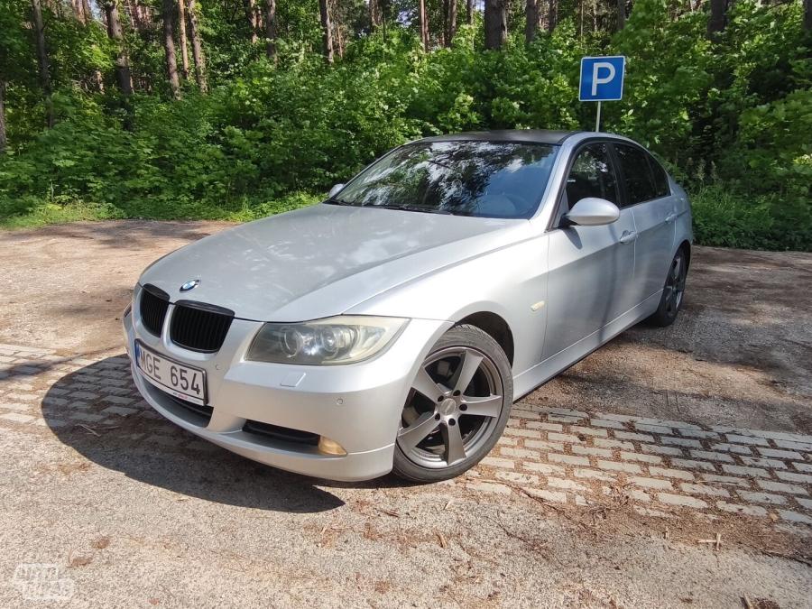 Grey BMW 320 2004 in Ukmerge, with an engine capacity of 2.00 L and mileage of 246 thousand km for 2500 €, photo 1 on AUTOMOTO.COM.LV
