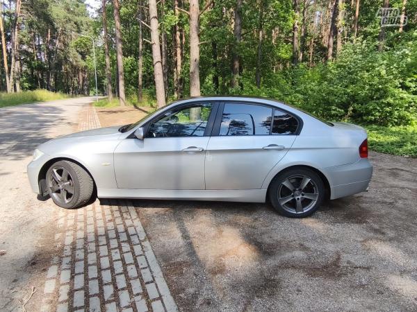 Grey BMW 320 2004 in Ukmerge, with an engine capacity of 2.00 L and mileage of 246 thousand km for 2500 €, photo 7 on AUTOMOTO.COM.LV