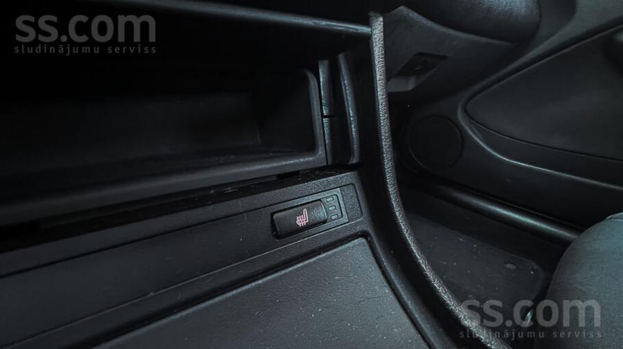 Pelēks BMW 320 2004 Rīga, ar dzinēja tilpumu 2.00 L un nobraukumu 294 tūkst. km par 2790 €, foto 12 vietnē AUTOMOTO.COM.LV