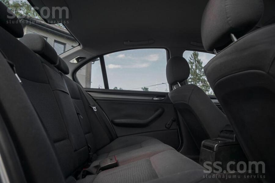Pelēks BMW 320 2004 Rīga, ar dzinēja tilpumu 2.00 L un nobraukumu 291 tūkst. km par 2790 €, foto 15 vietnē AUTOMOTO.COM.LV