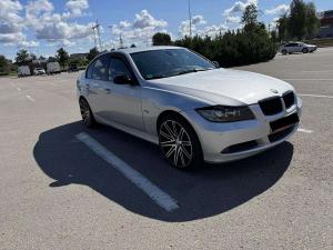 Grey BMW 320 2004 in Siauliai, with an engine capacity of 2.00 L and mileage of 278 thousand km for 3900 €, photo 4 on AUTOMOTO.COM.LV