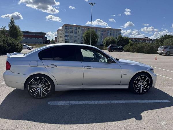 Pelēks BMW 320 2004 Šauļi, ar dzinēja tilpumu 2.00 L un nobraukumu 278 tūkst. km par 3900 €, foto 5 vietnē AUTOMOTO.COM.LV