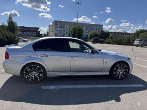 Grey BMW 320 2004 in Siauliai, with an engine capacity of 2.00 L and mileage of 278 thousand km for 3900 €, photo 6 on AUTOMOTO.COM.LV