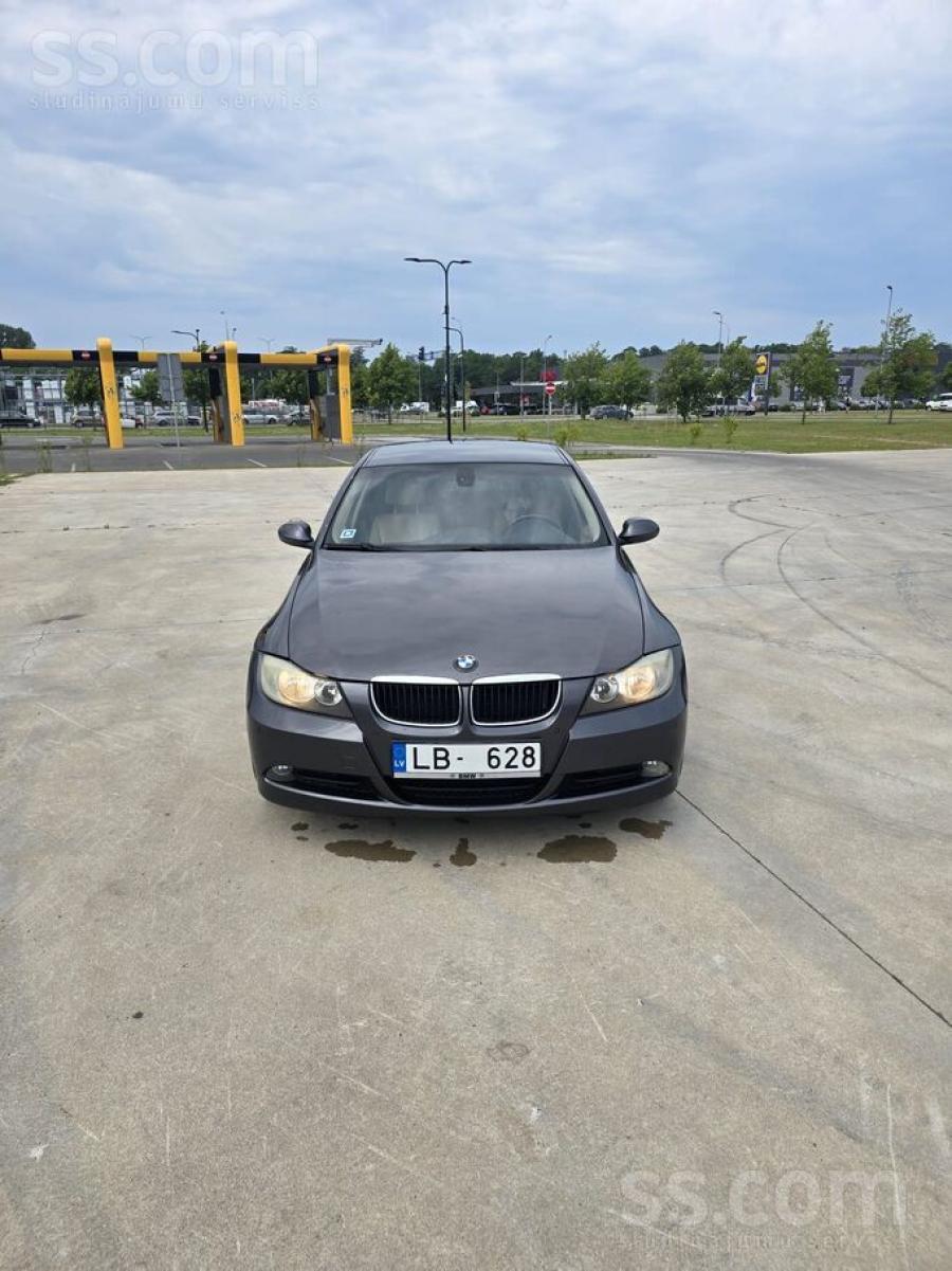 Pelēks BMW 320 2005 Liepāja, ar dzinēja tilpumu 2.00 L un nobraukumu 370 tūkst. km par 3700 €, foto 2 vietnē AUTOMOTO.COM.LV