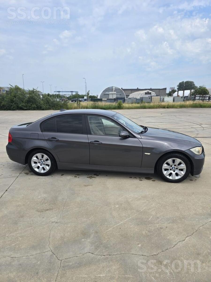 Pelēks BMW 320 2005 Liepāja, ar dzinēja tilpumu 2.00 L un nobraukumu 370 tūkst. km par 3700 €, foto 5 vietnē AUTOMOTO.COM.LV
