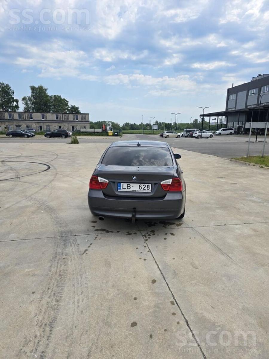 Pelēks BMW 320 2005 Liepāja, ar dzinēja tilpumu 2.00 L un nobraukumu 370 tūkst. km par 3700 €, foto 6 vietnē AUTOMOTO.COM.LV