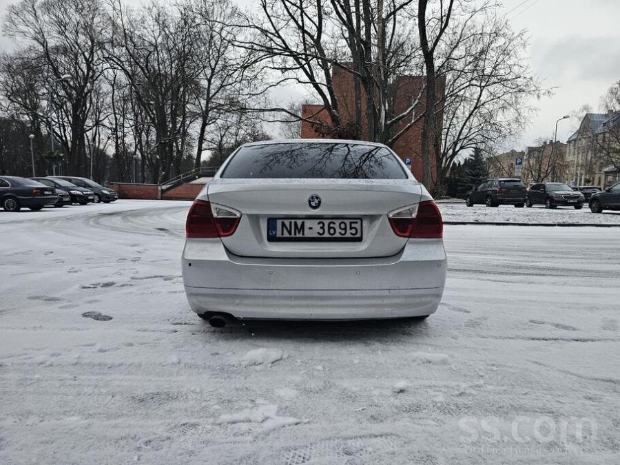 Pelēks BMW 320 2005 Rīga, ar dzinēja tilpumu 2.00 L un nobraukumu 367 tūkst. km par 4950 €, foto 4 vietnē AUTOMOTO.COM.LV